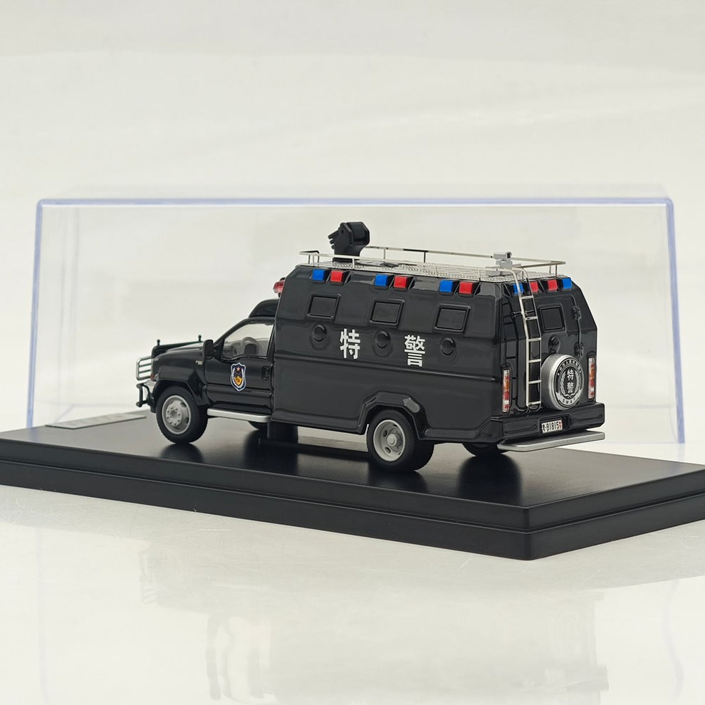 The Art of Model (MZS) 1:64 Ford F550 Super Duty Anty-Riot Personnel ...