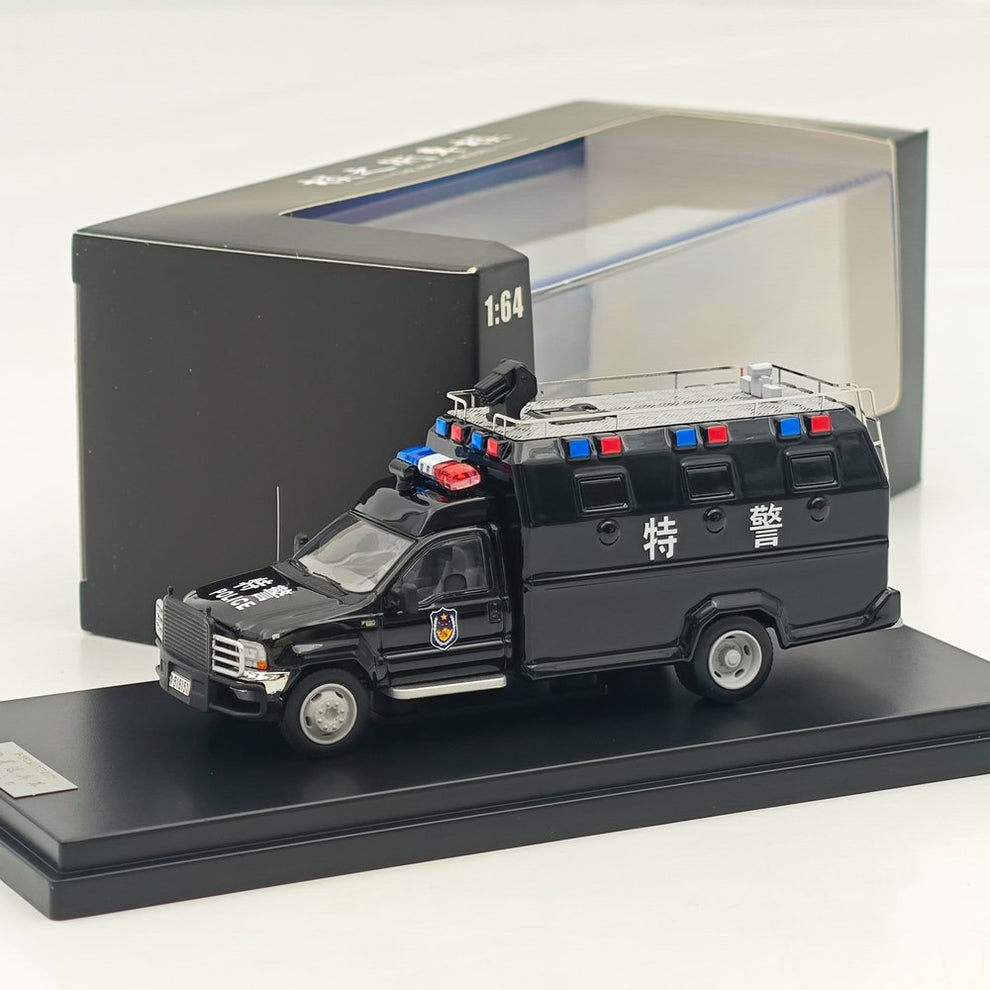 The Art of Model (MZS) 1:64 Ford F550 Super Duty Anty-Riot Personnel ...